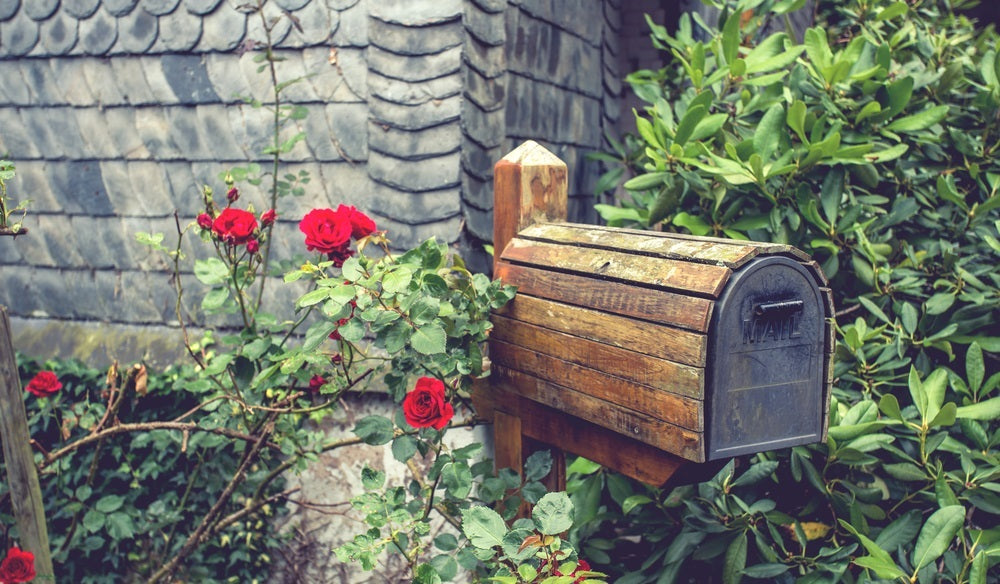 A Complete Guide to Wooden Mailboxes – MailboxEmpire